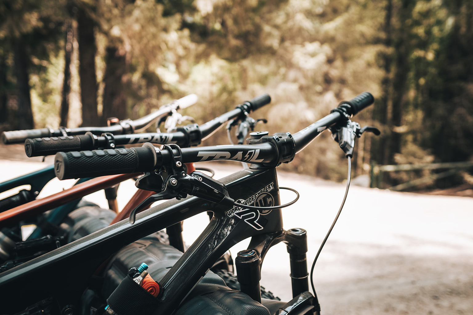 Trail One Components Hell's Gate Grips Grip Flange Yes | Part # Lock ...